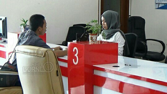 Disdukcapil Penajam Utamakan Warga Yang Memegang KTP SIAK | Hello Borneo
