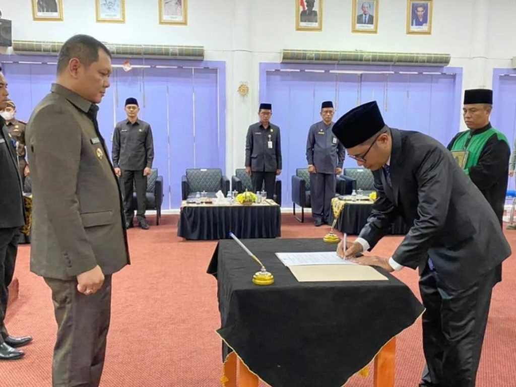 Bupati Paser Lantik Direktur Perumda Prima Jaya Taka Periode 2022-2027 ...