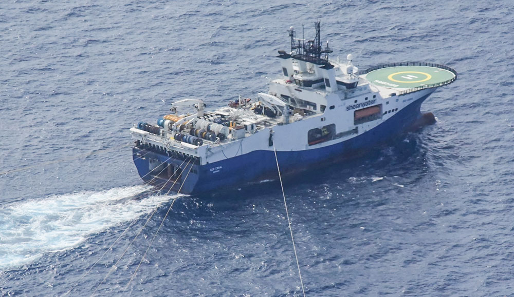 Bakamla Usir Kapal Coast Guard China di Laut Natuna Utara | Hello Borneo